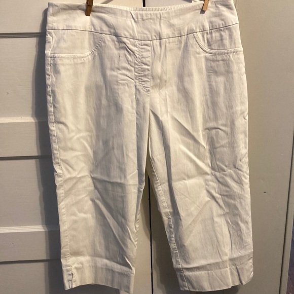 Ruby Rd. | Pants & Jumpsuits | Ruby Red Capris | Poshmark